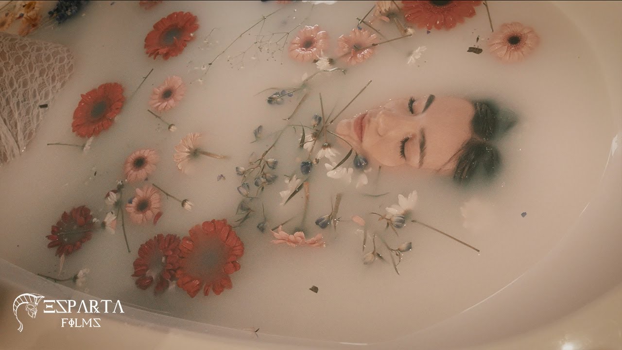 Ela Conem - Es Así (Video Oficial) - YouTube