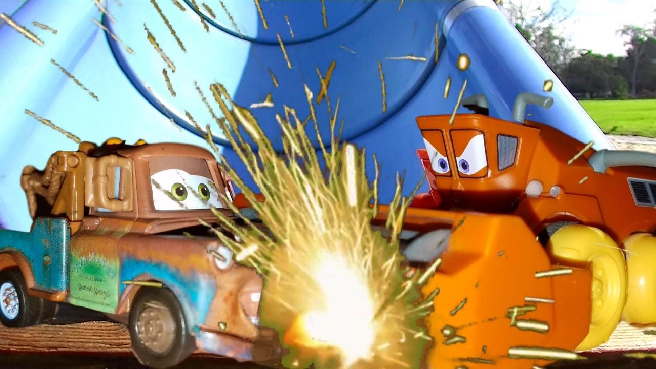 Disney Cars TRACTOR TIPPING FUN! Lightning Mcqueen & Mater - Pixar Cars ...
