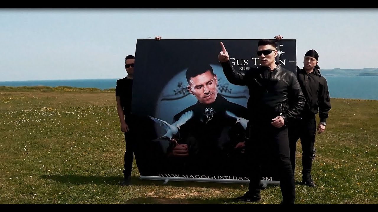 Magia. Aparición de coche. Car appearance, illusionist. - YouTube