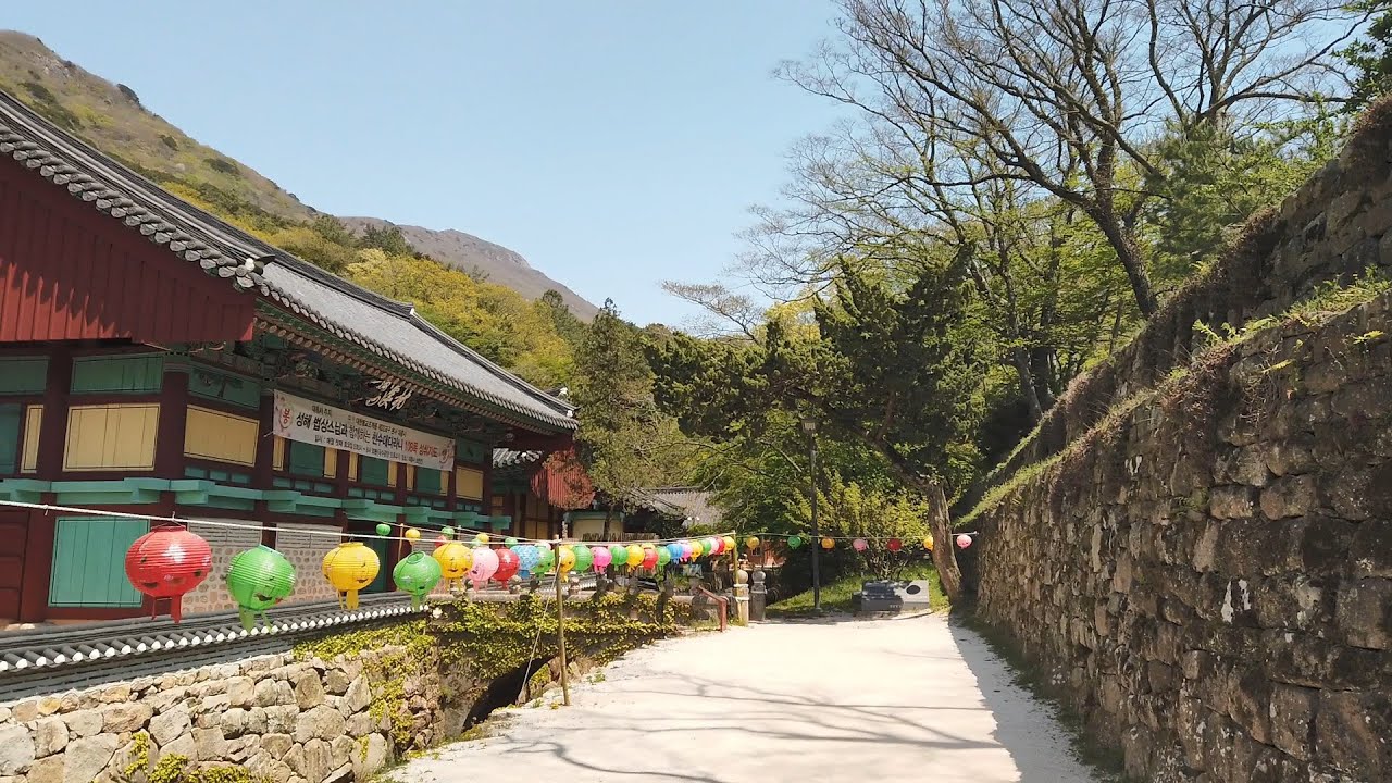 [Korea Walk] Walking around old korean temple, Daehuengsa Temple ...