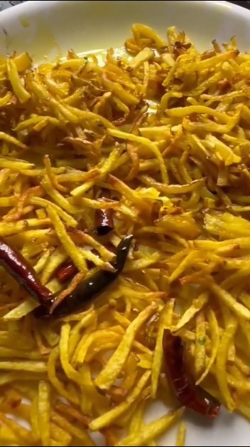 Dal Khichadi 😋⛈️ with egg omlette,alu bhaja, papad,bhat Kerala purr ...