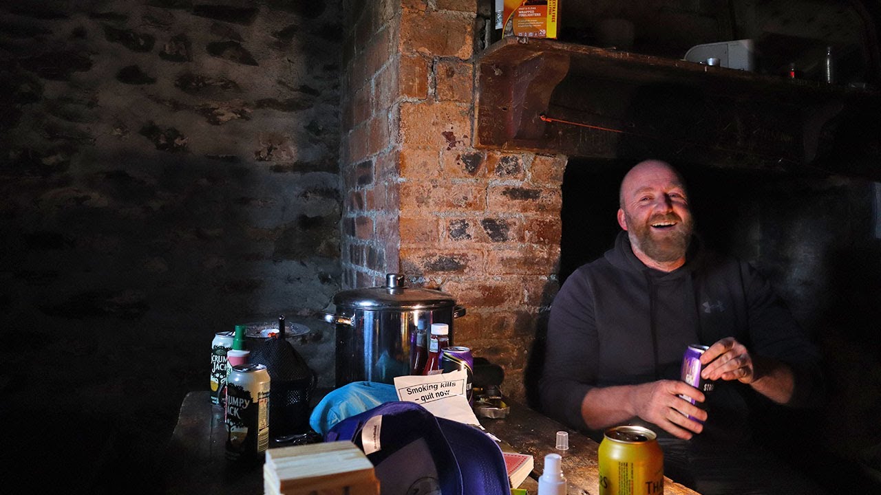 Claerddu Bothy Fun & Wild Camping | Seizmont Dennis Dante Watch - YouTube