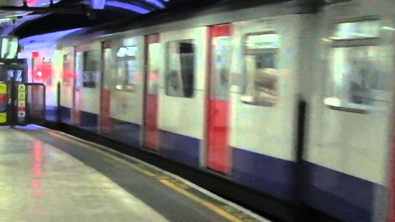 CIRCLE/DISTRICT LINE TUBES AT VICTORIA STATION 060513 - YouTube