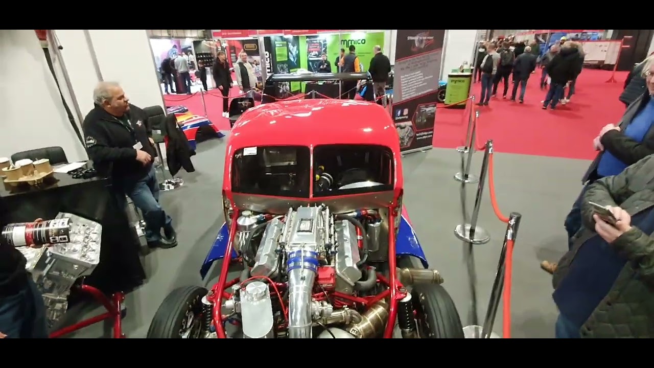 Ridiculous drag racing car. 5000 bhp, look at that turbo - YouTube