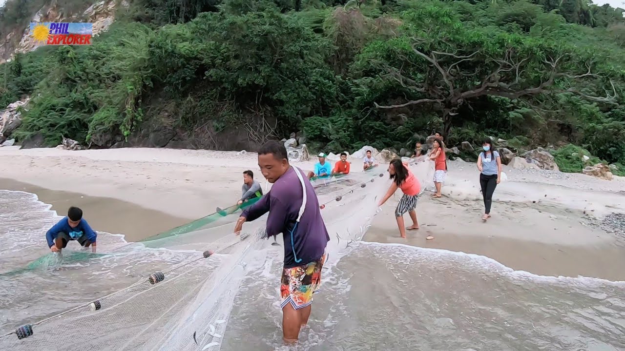 Traditional Fishing at Our village in Mindoro Philippines !! - YouTube