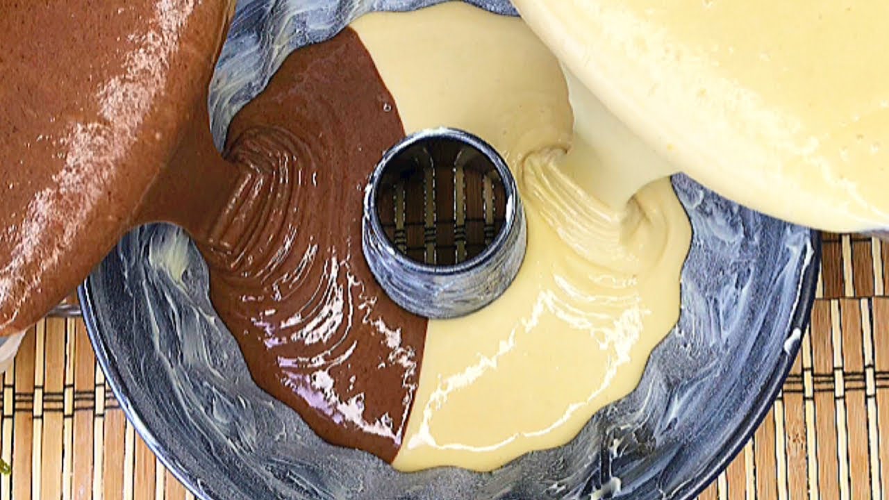 Pour 2 cake flavors into a mold! The result is amazing! 2 cakes In 1 😋 ...