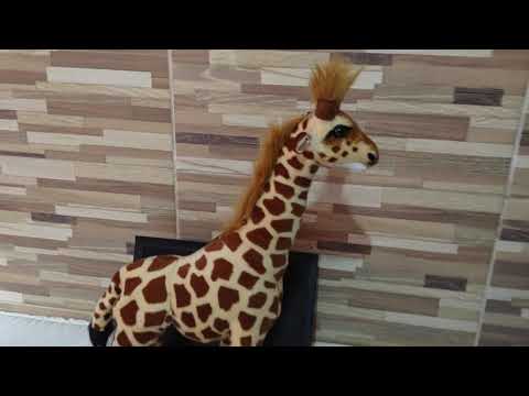 girafa realista em pé 55cm.