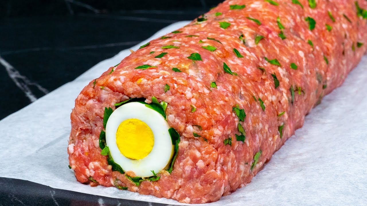 This mince roll will make any chef envious! Perfect for the festive ...