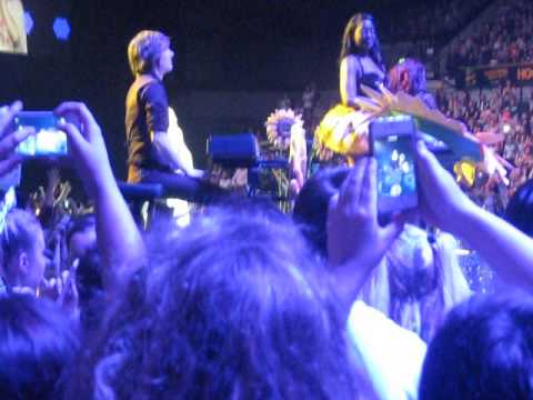 Katy Perry - By the Grace of God (Also Speech) - Prism Tour @ Sheffield ...