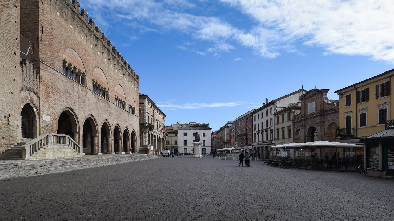 Places to SEE in Rimini - Piazza Cavour in 4K - YouTube