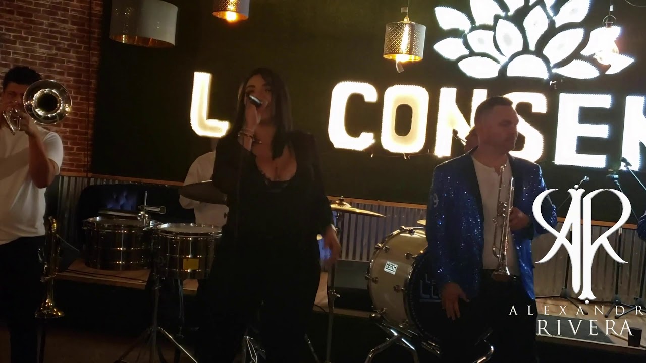 Alexandra Rivera Con Banda - YouTube