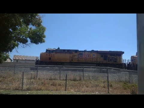 UP 5411 Intermodal train North - Panella Park Stockton California - YouTube