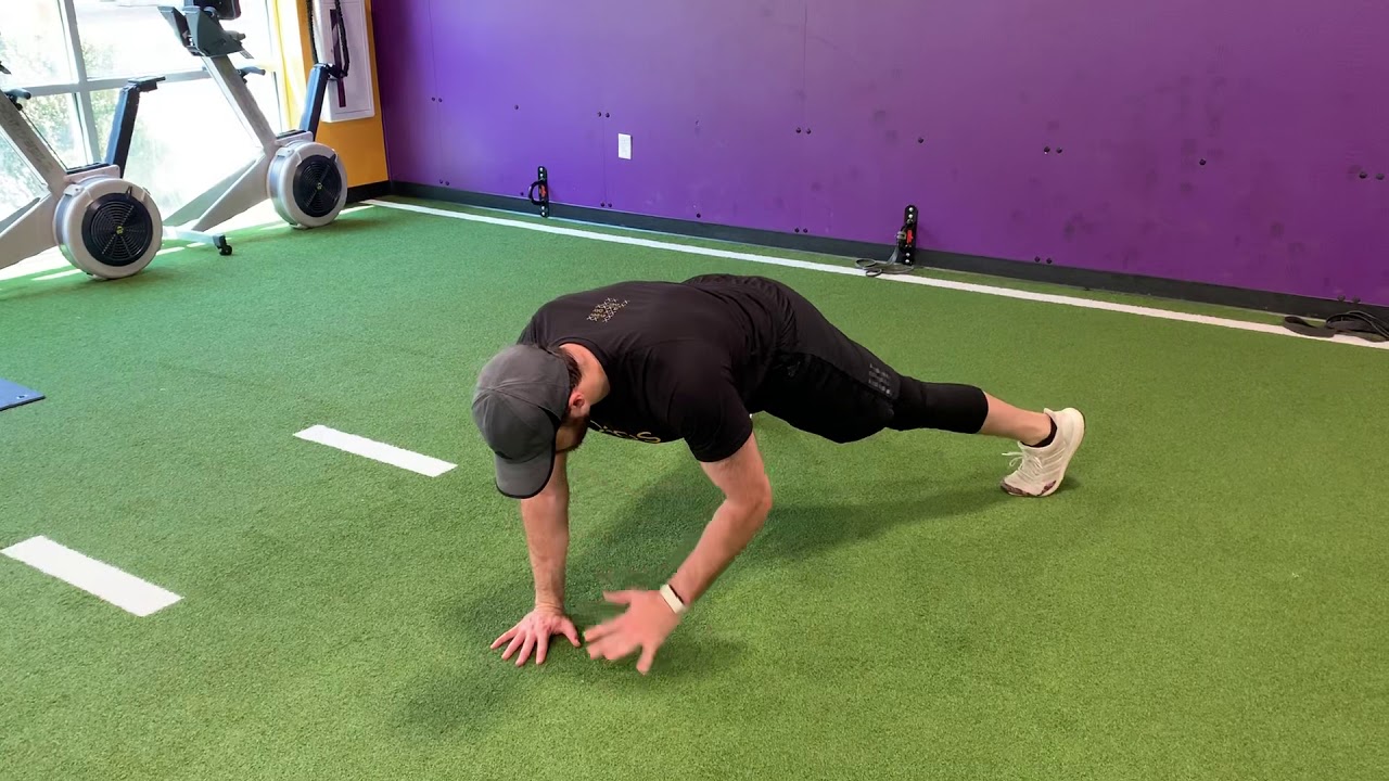 Plank w/ Shoulder Tap - YouTube