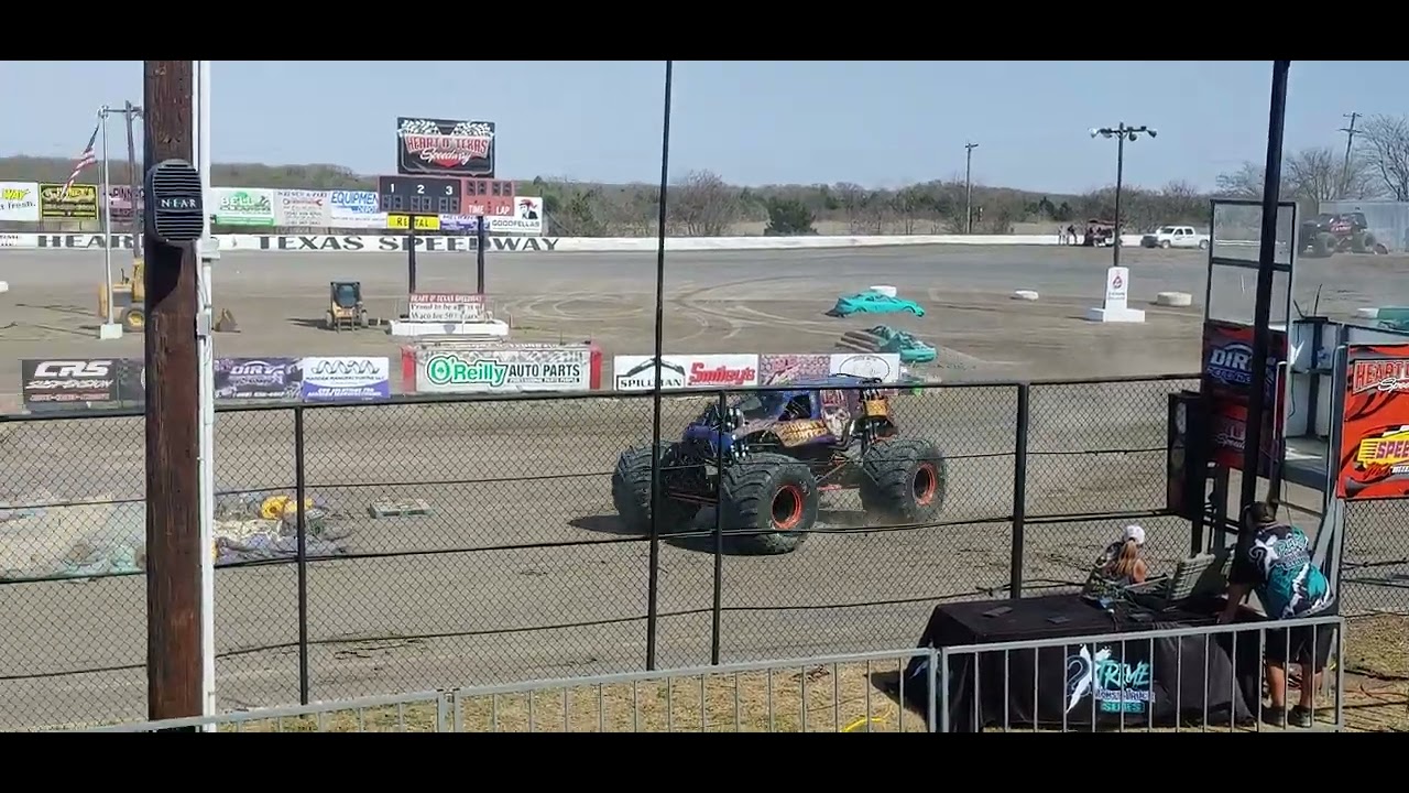 2Xtreme Bounty Hunter Monster Truck @ Heart O Texas 2022 (Jimmy Creten ...