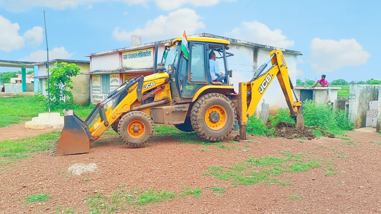 Jcb loader dig toilet pit a new house || jcb 3dx backhoe loader ki ...