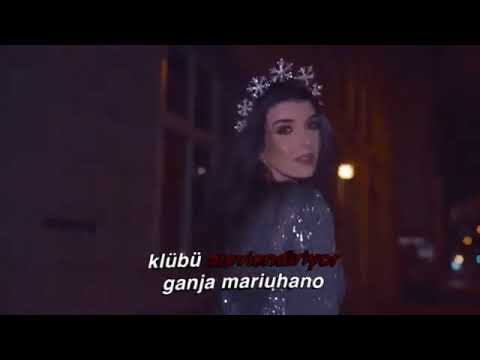 Aslıhan Güner ~ Paris sokaklarında 😱💙