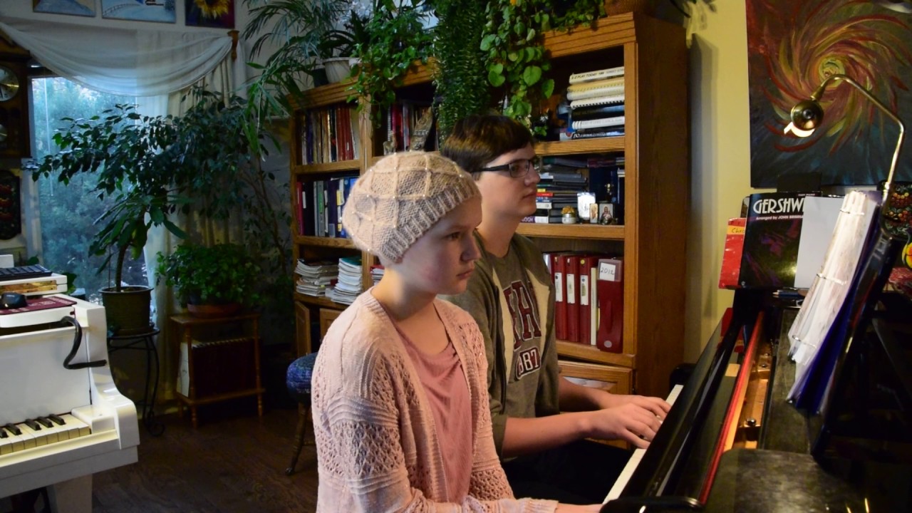 Eva and Elijah play We wish you a Merry Christmas - YouTube