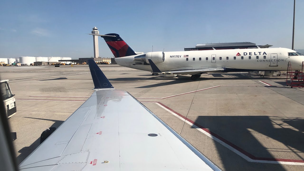 The Tiny Regional (1) - Delta airlines Bombardier/Mitsubishi CRJ 200 ...