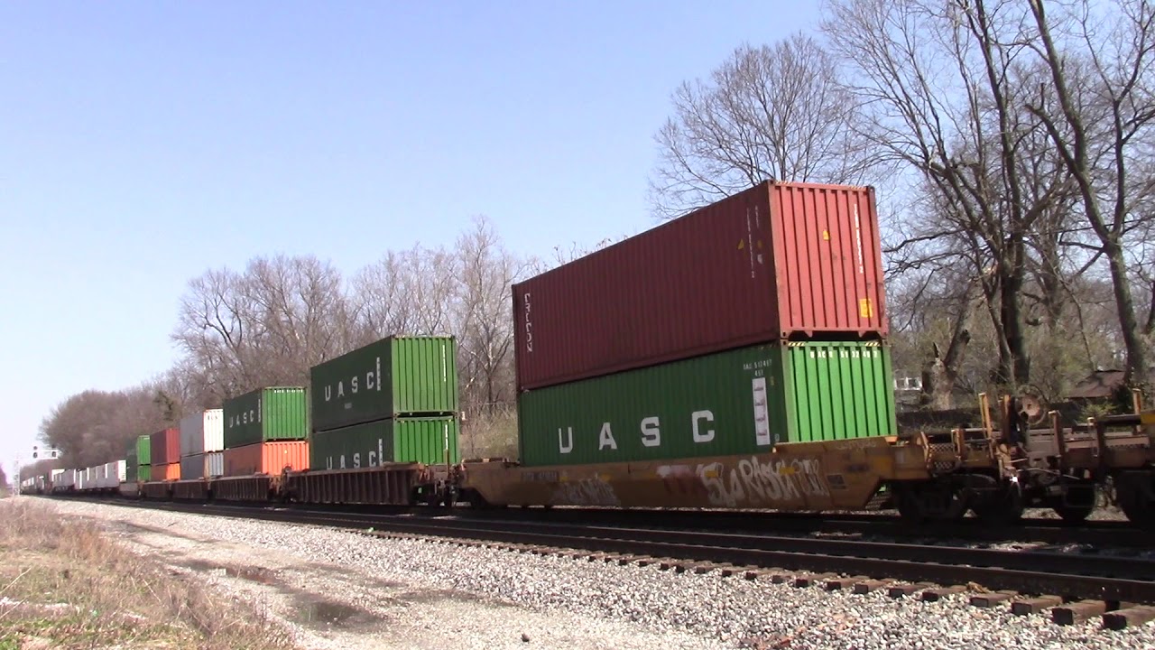 NORFOLK SOUTHERN GE D9-40CW Intermodal Container Southbound Train - YouTube