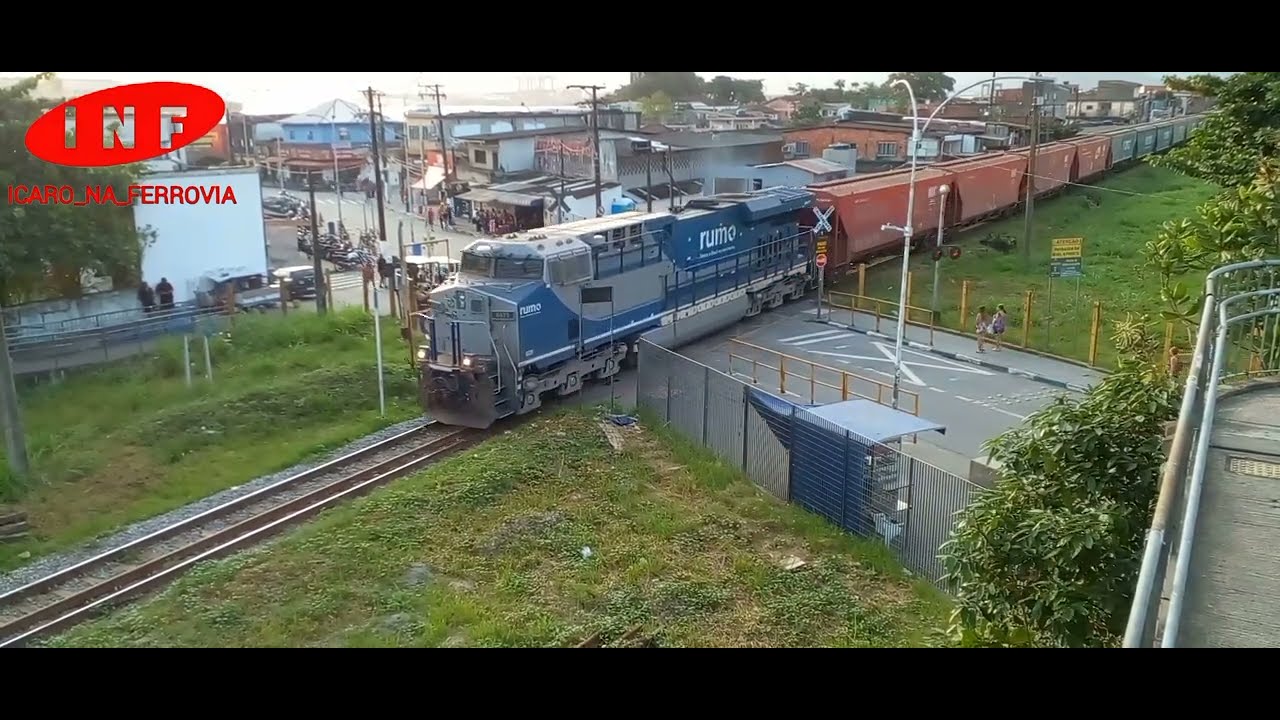 ES44ACI rumo 8471 Passando na PN de Vicente de Carvalho guarujá-sp com trem carregado sentindo ...