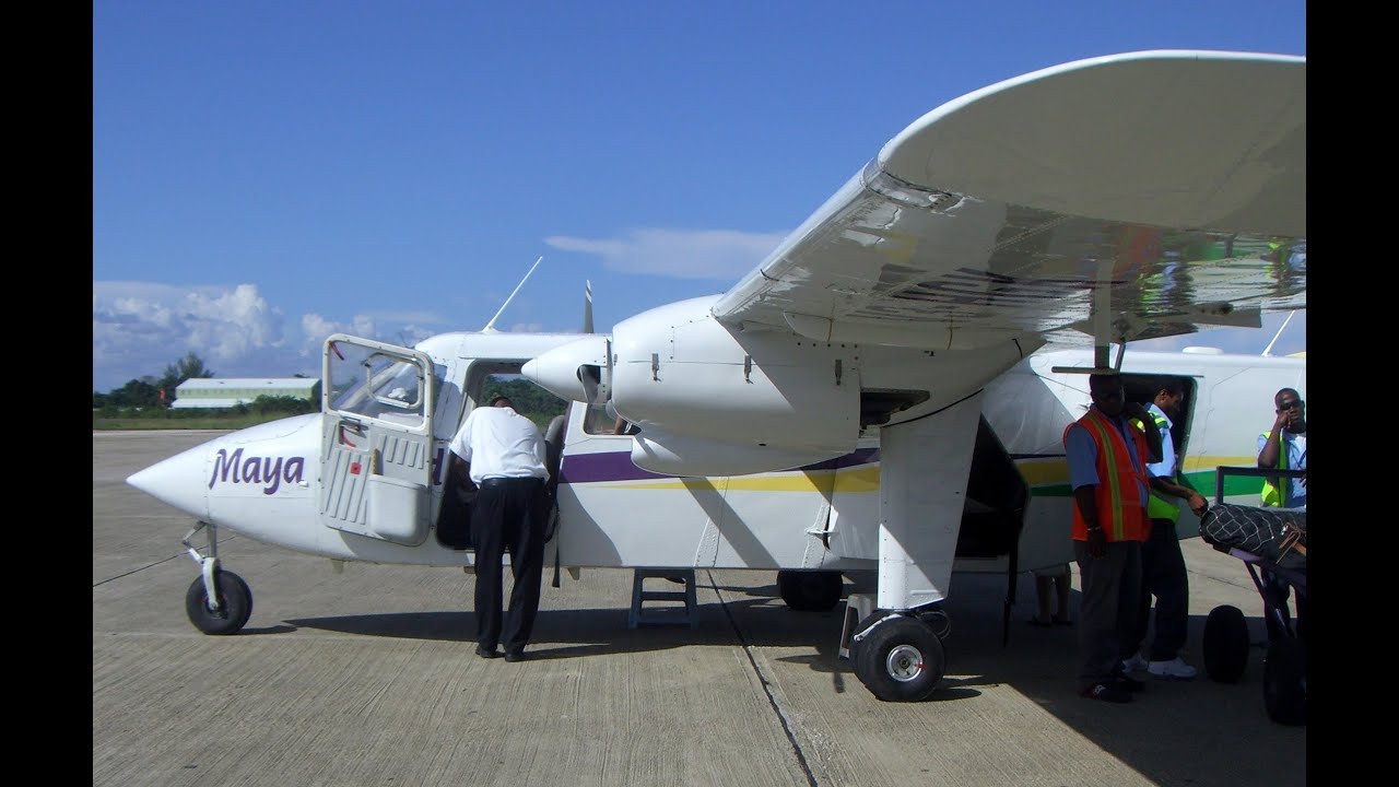 Britten-Norman BN-2 Islander, Maya Island Air, Caye Caulker Airport ...
