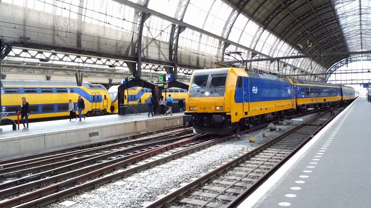 NS BR 186 111+ICRmhi stam vertrekken van Amsterdam Centraal - YouTube