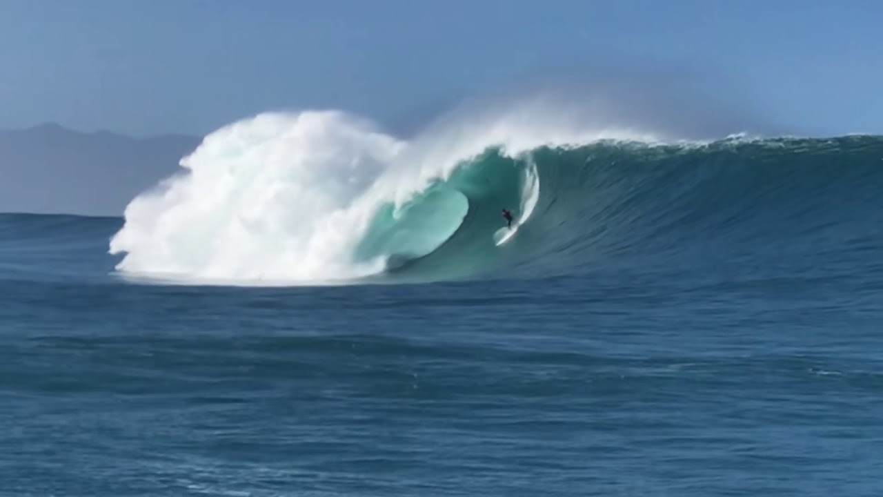 XXL Swell outer reef North Shore, Oahu - HAWAII - YouTube