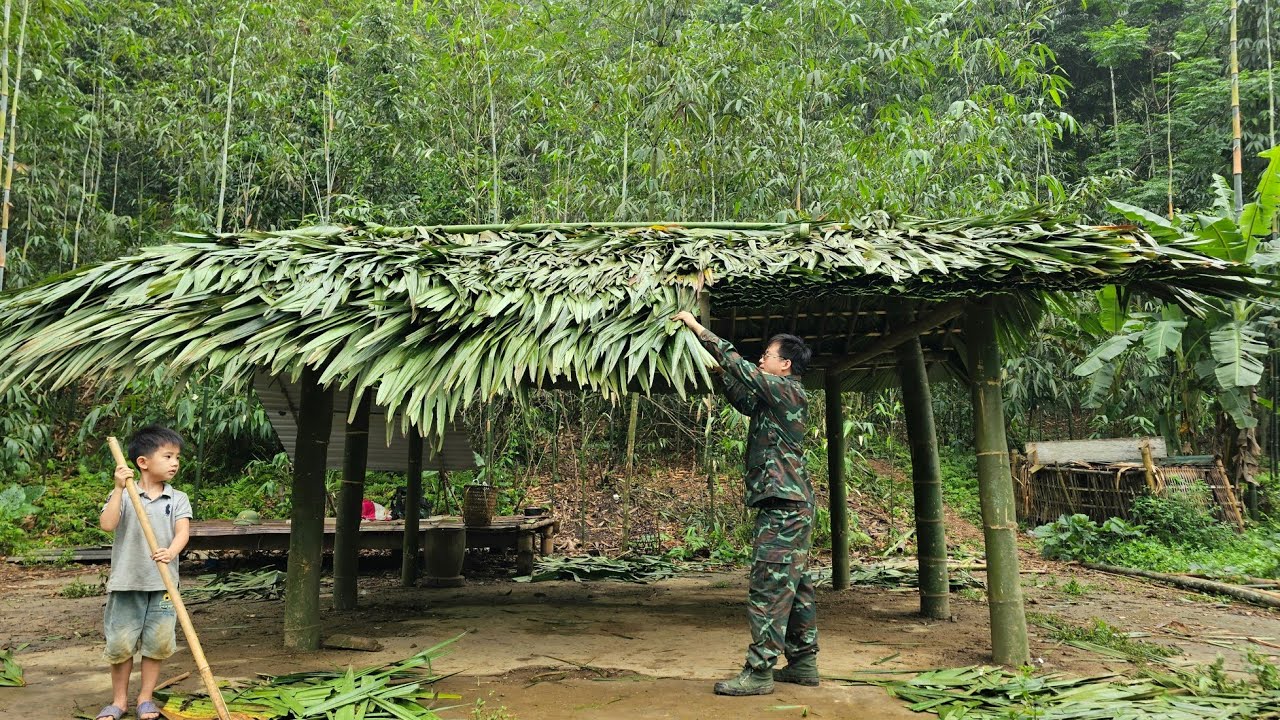 Completes roofing from palm leaves - Build bamboo house. - YouTube