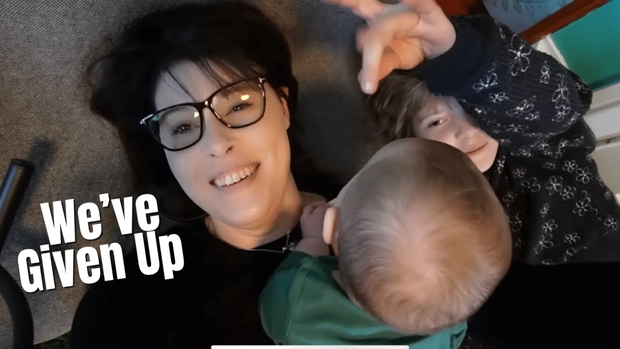 We’ve Given Up | Christmas in January | Crazy Lamp Lady Vlog - YouTube