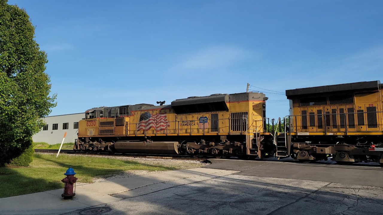 UP 8350 leads MALG3 on Union Pacific's Milwaukee Subdivision|5/26/23 - YouTube