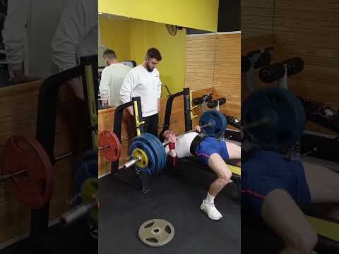 165 KG BENCH PRESS - YouTube