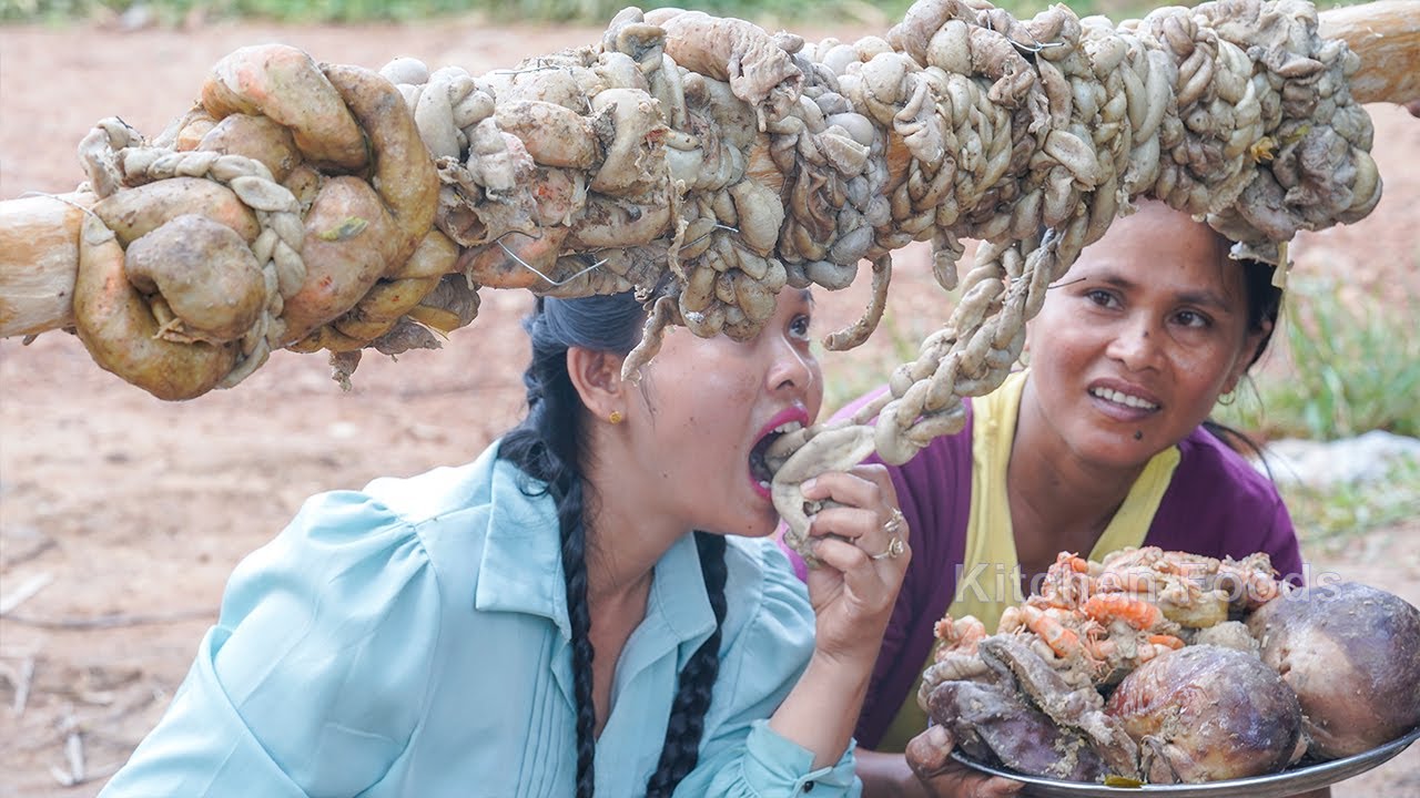 Cook & Eating Shrimp in Ox Intestine Recipe in Village - BBQ Shrimp in ...