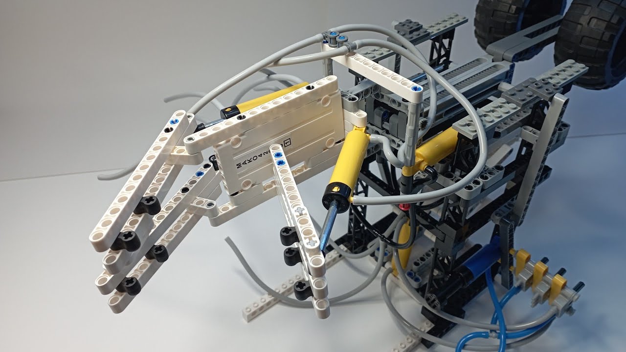 Little LEGO Technic Pneumatic | Technic Pneumatic 3-Finger Robot Hand ...