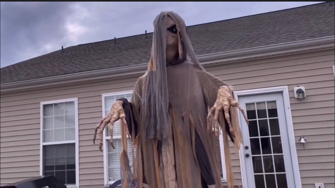 The Thresher Demo, Spirit Halloween 2023! - YouTube