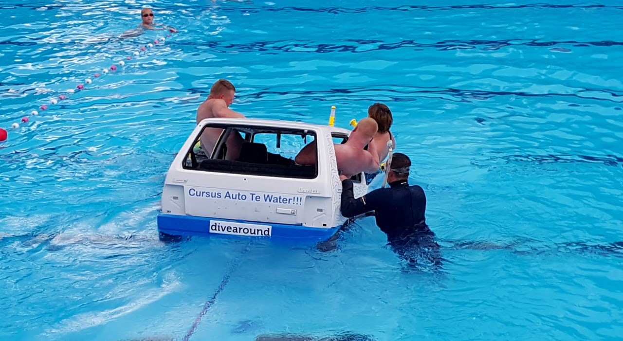 40 Jaar Zwembad de Dobbe Noordwolde fr Demonstratie Auto te Water ...