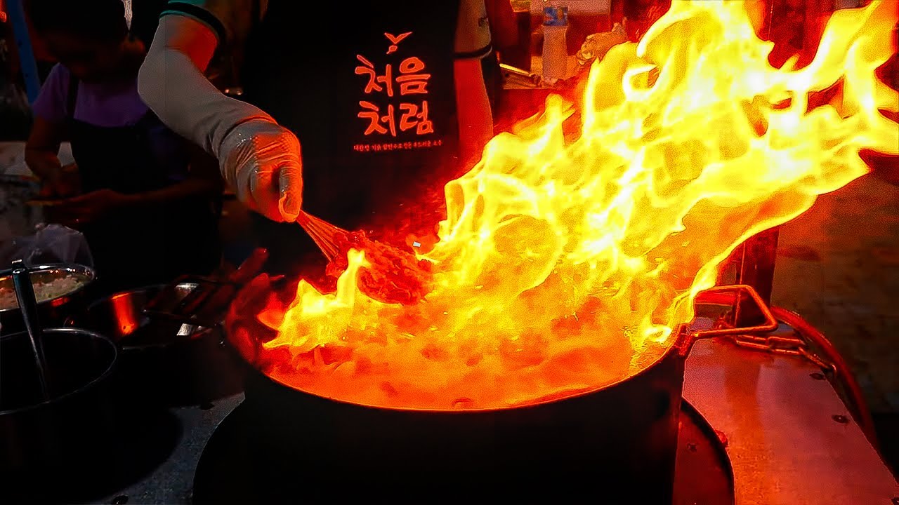 Amazing Performance ! Master of Super-Speed Street Wok Cooking ...