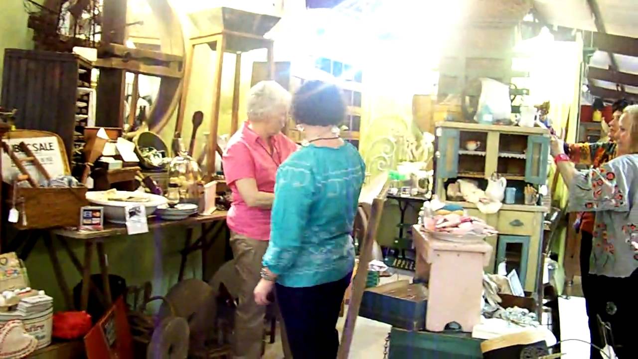 The Funky Junk Sisters Visit Trish's booth at Round Top. - YouTube