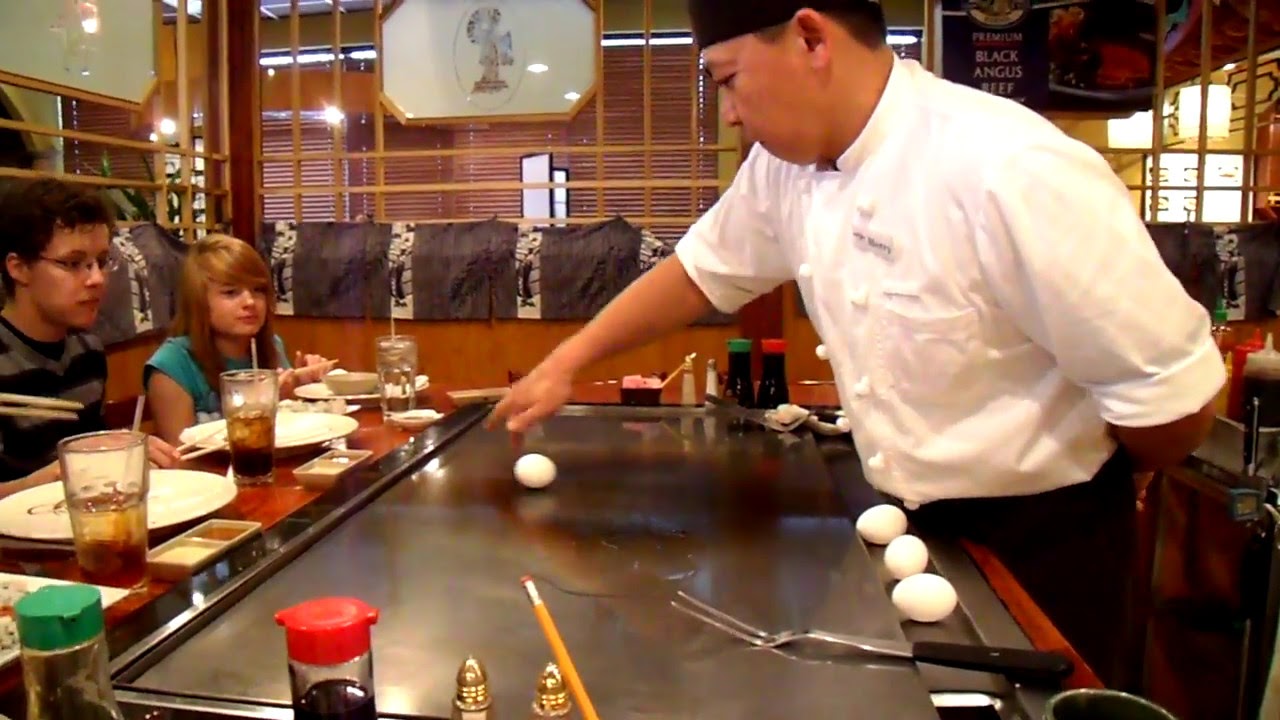 Egg Falls on Japanese Hibachi Chef's Head - Funny - YouTube