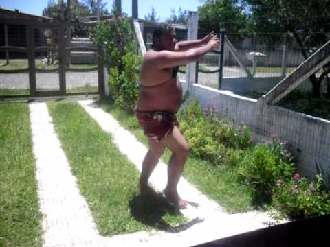 Cueca Dançando de Bikini e Kanga