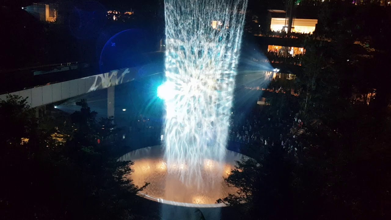 Jewel@Changi Airport Preview Day 1 Light Show #1 - YouTube