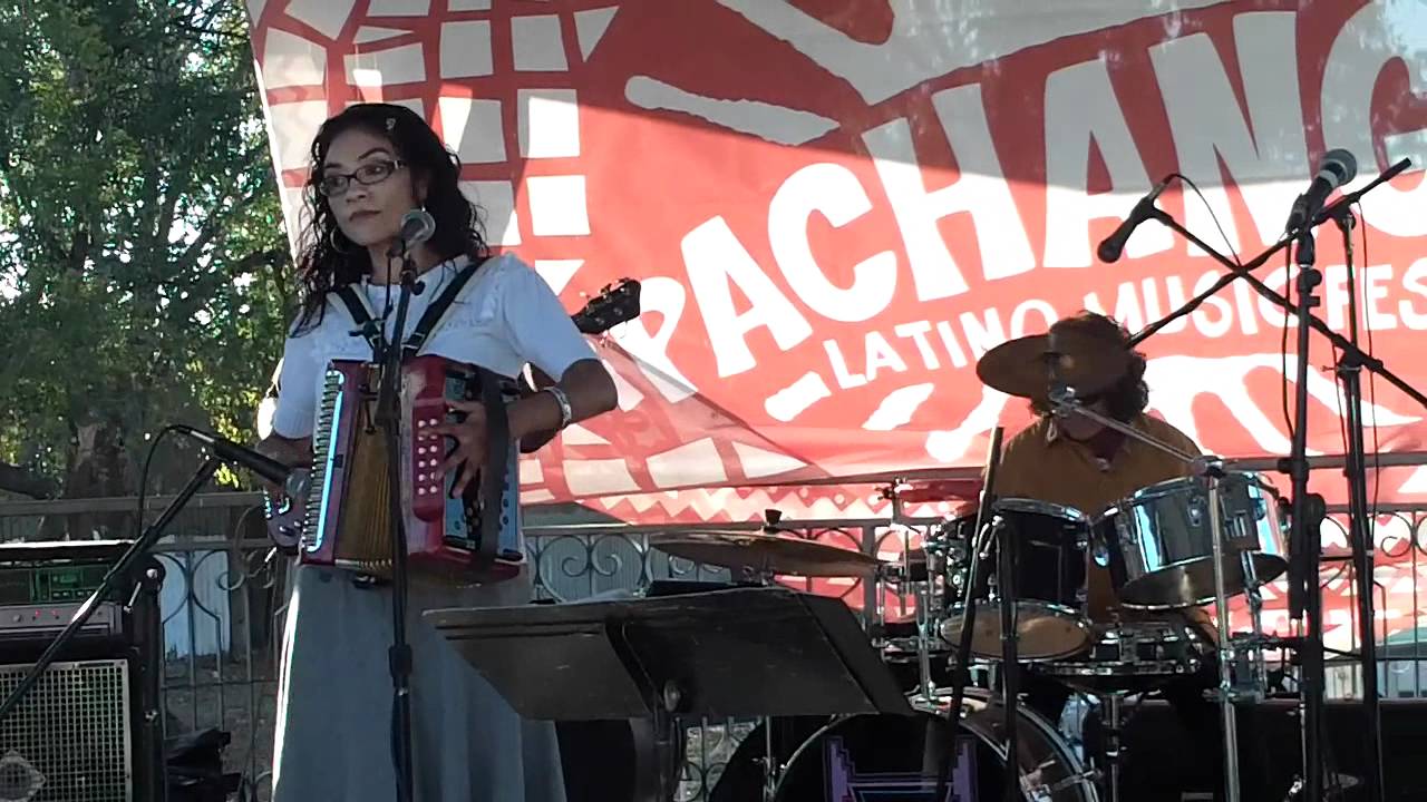 Conjunto Los Pinkys Featuring Susan Torres at Plaza Saltillo - YouTube