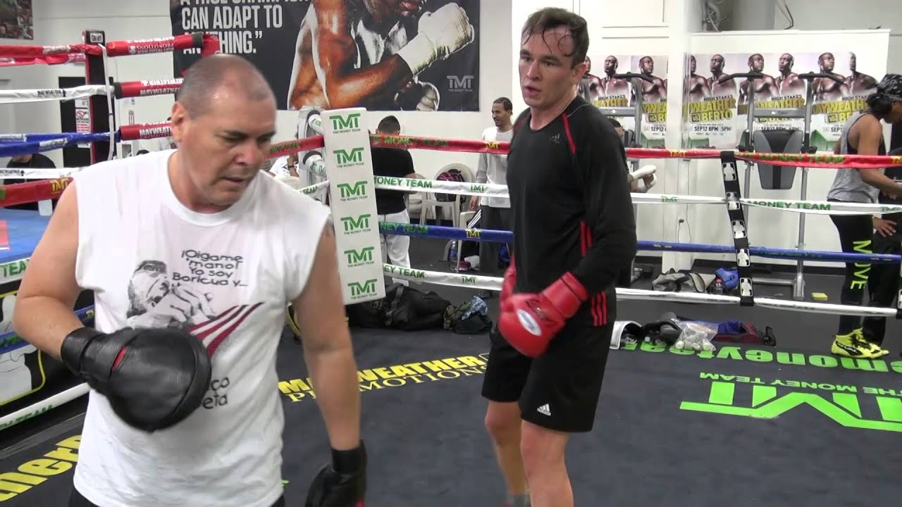 Wes Capper padwork inside Mayweather Boxing Club - YouTube