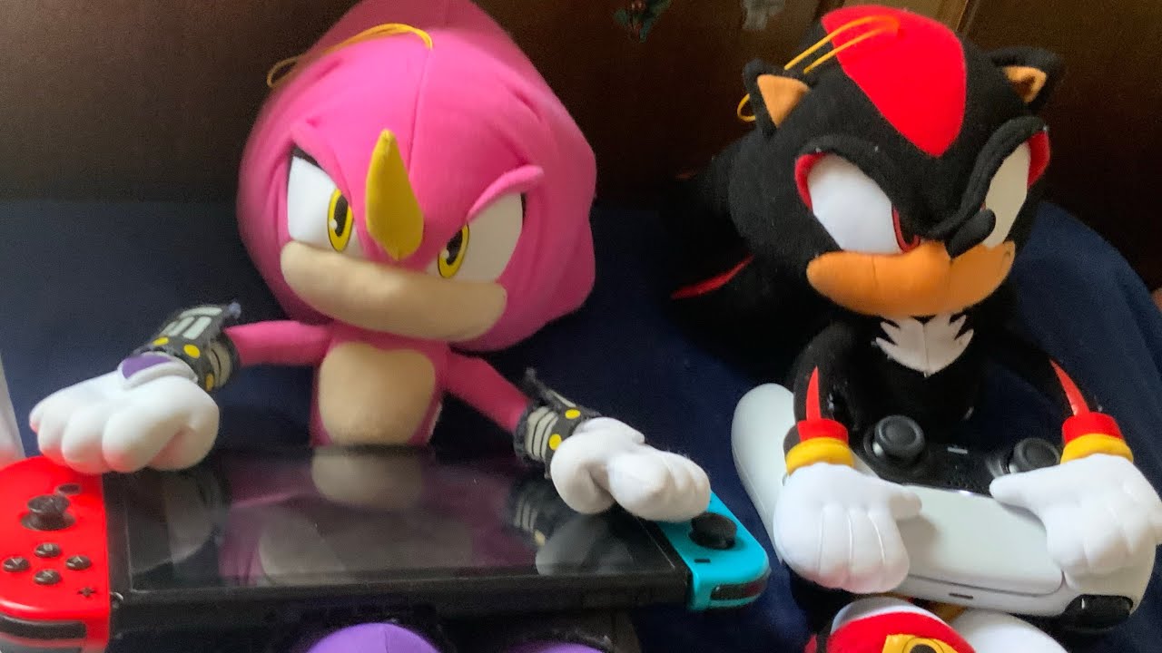 Shadow and Espio play Marvel vs capcom - YouTube