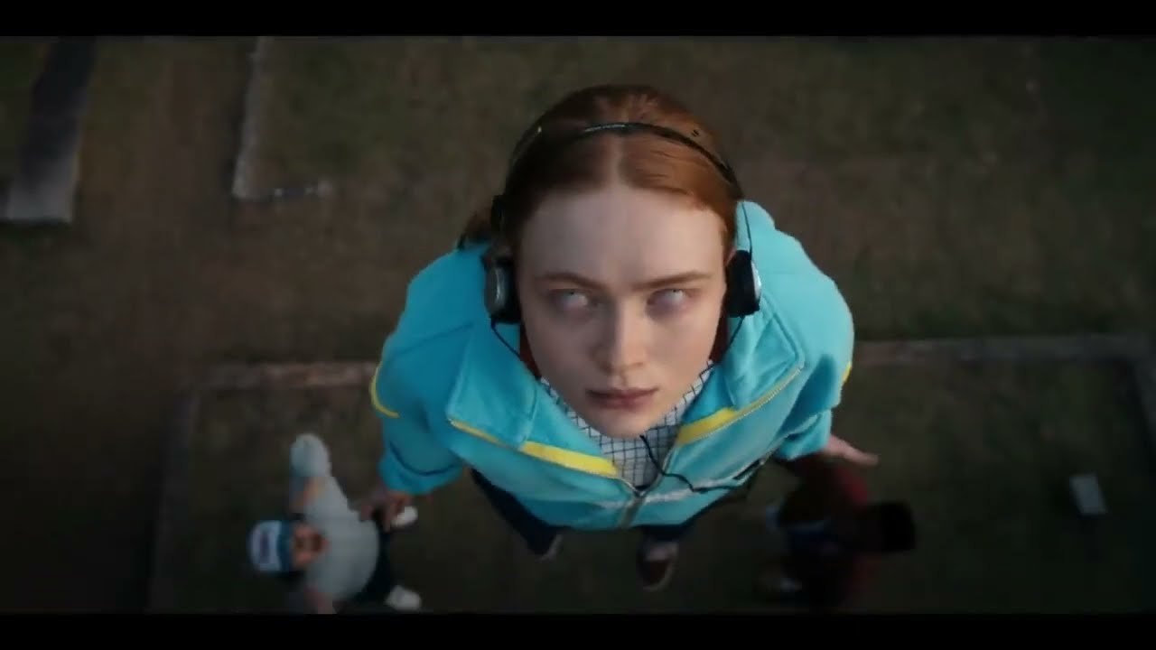 Stranger Things 4 Max Floating Scene - YouTube