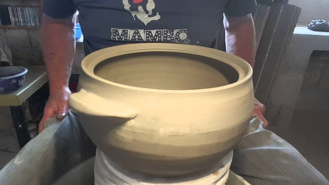 Pulling lugs on a casserole - YouTube