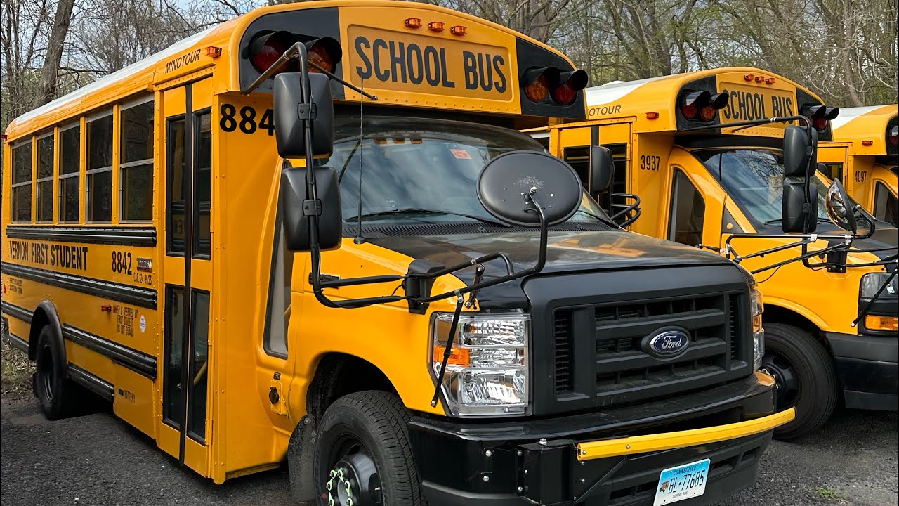 Thomas Bus Minotour Ford