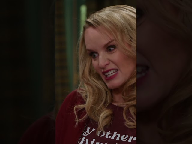 Vee's parents come to Parents Day at school! 🦇💜 | Vampirina: Teenage ...