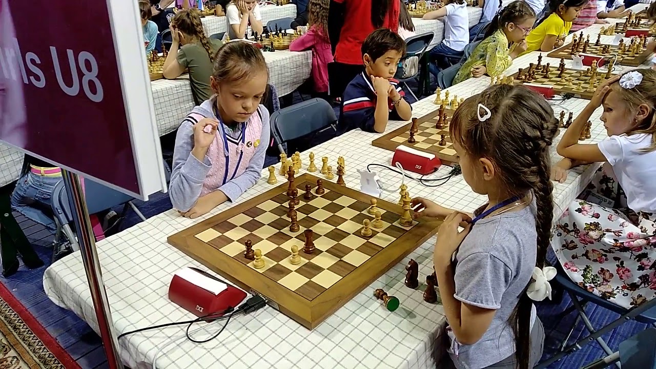 Kids playing chess in high level competition - YouTube