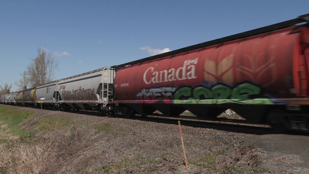 SP Trains #1425 CP Train #2-302-15 at Chester Street, Mission, BC 2020 ...
