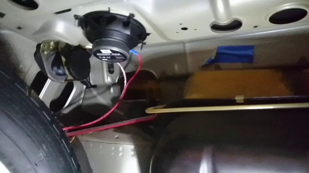 Audi 80 B3 1.8S Sound system fitted. Sony radio and JBL speakers. Low ...